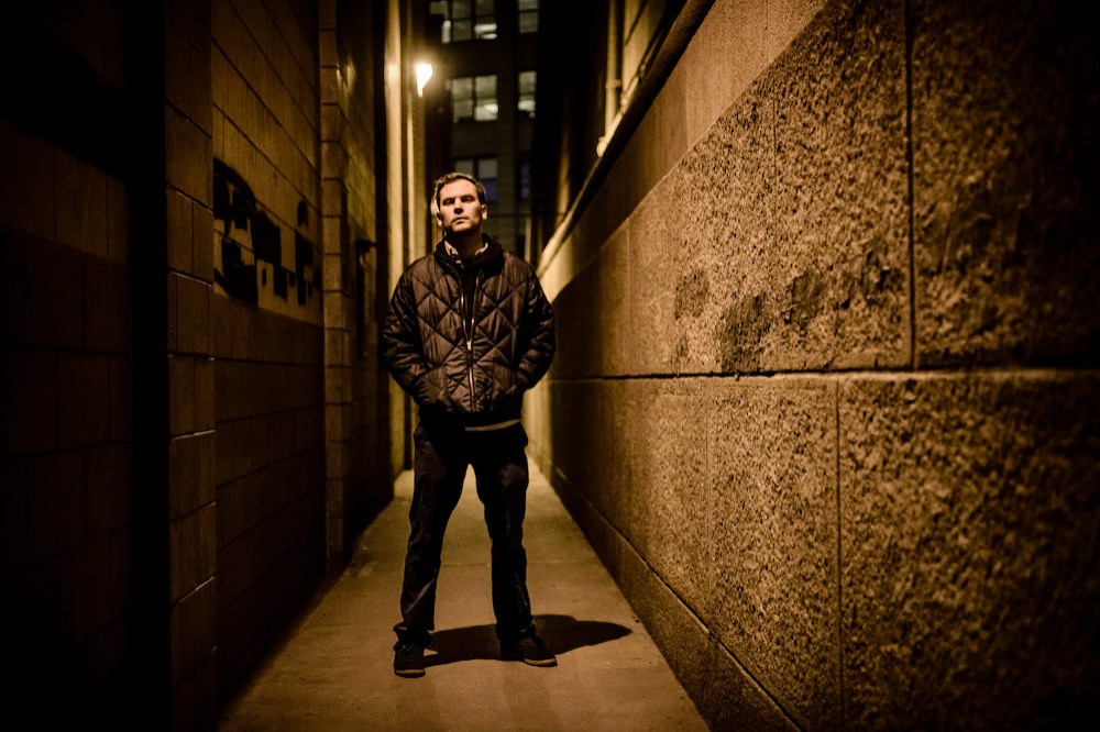 Μιλάμε με τον Emil Amos, λίγο πριν την έναρξη της Ευρωπαϊκής περιοδείας ...